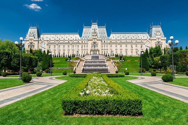 (P) Palatul Culturii, simbolul orașului Iași | avantaje.ro