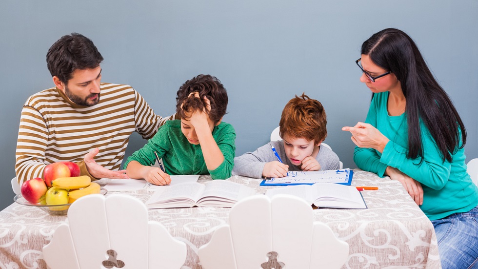 A învăța bine nu e totul! Care sunt suferințele copiilor cu note mari ...