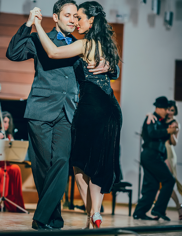 Fascinanta lume a tangoului argentinian, dansul care naște iubiri și ...