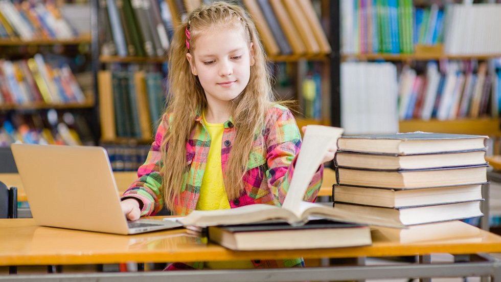 Tu ştii de pe ce site-uri învaţă copilul tău? | avantaje.ro