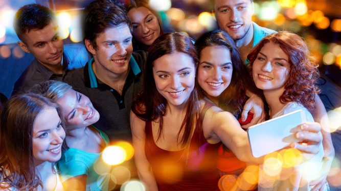 Relația de cuplu și prietenii | avantaje.ro