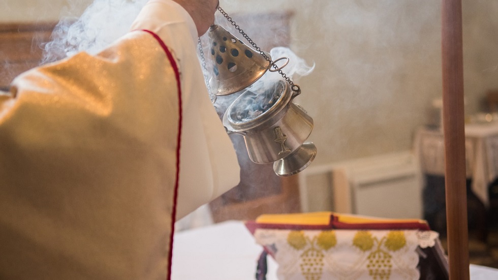 De ce este bine să faci sfeștanie înainte de Paște | avantaje.ro