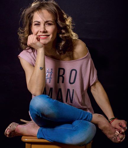 Scriitoarea Victoria Serman: "Fericirea aduce succesul, și nu invers ...