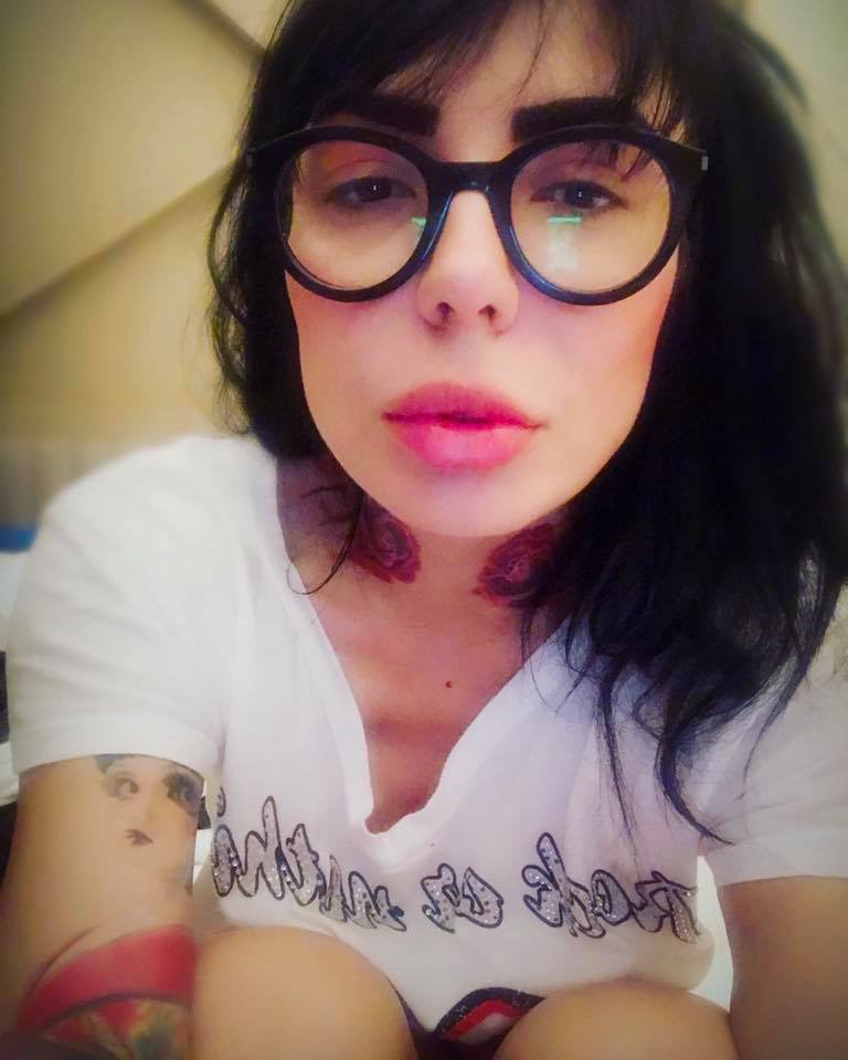 DJ Wanda, de urgenţă la un spital din Turcia! Cântăreața trece prin ... DJ Wanda, de urgenţă la un spital din Turcia! Cântăreața trece prin ...