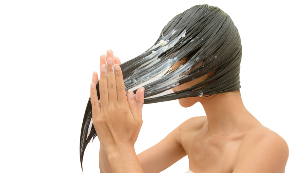 Serul pentru păr fragil și degradat care regenerează podoaba capilară ...