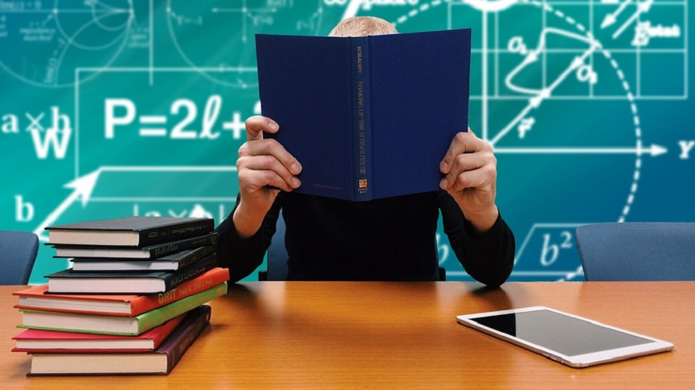 Elevii pot afla care sunt profesiile viitorului și cum se pot pregăti ...