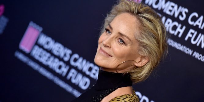 Sharon Stone fără pic de machiaj la 61 de ani. Arată...