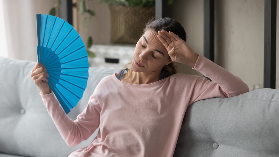 6 trucuri care te ajută să dormi când este prea cald