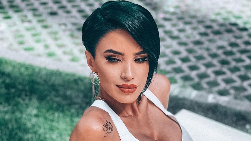 Imagini din casa Adelinei Pestrițu. Bruneta are un dressing impresionant: „O casă inteligentă”