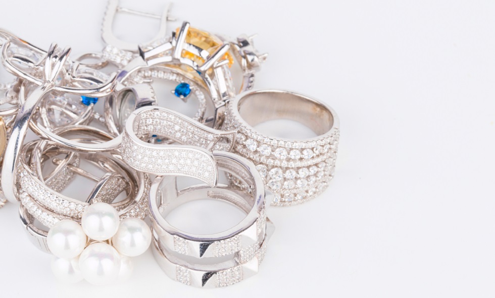 Ai bijuterii de argint? Nici nu bănuiești de câte boli te apără....