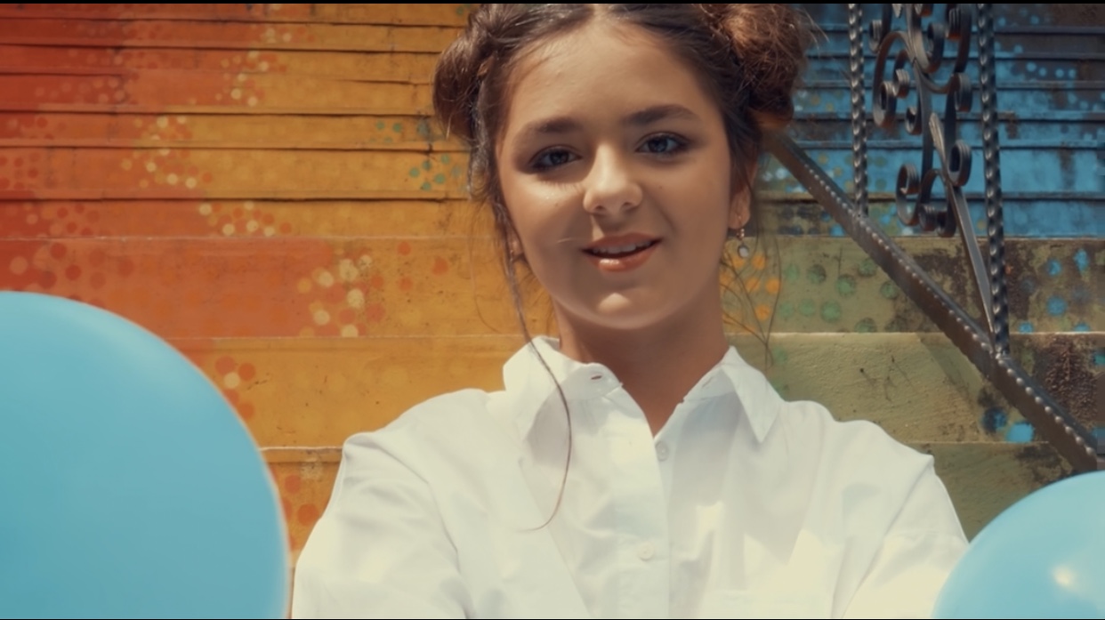 Cine e Tiana Maria, fetița care la 12 ani lansează a doua piesă ...