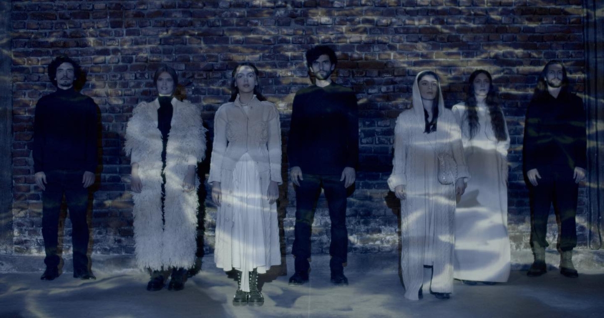 Celebrele surori Hojda, proiect special de colinde | Vedete | www ...