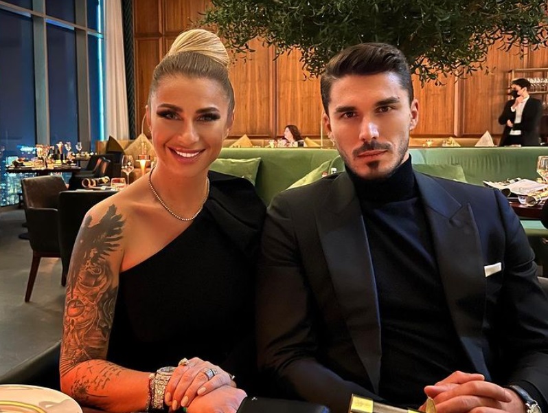 Cine e bărbatul alături de care Anamaria Prodan s-a afișat de Revelion. Primele declarații ...