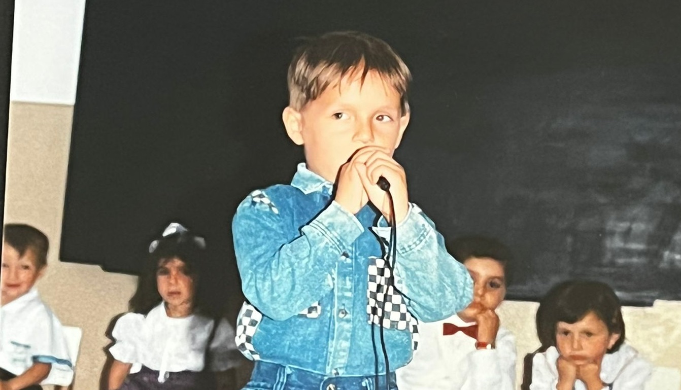 Copilăria lui George Tănase. Prezentatorul e singur la părinți