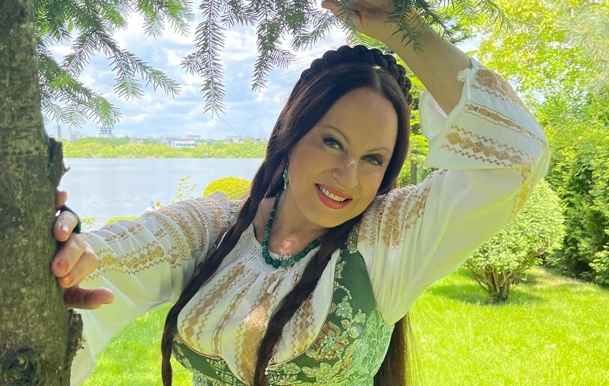 Secretul părului Mariei Dragomiroiu. Nu merge la coafor