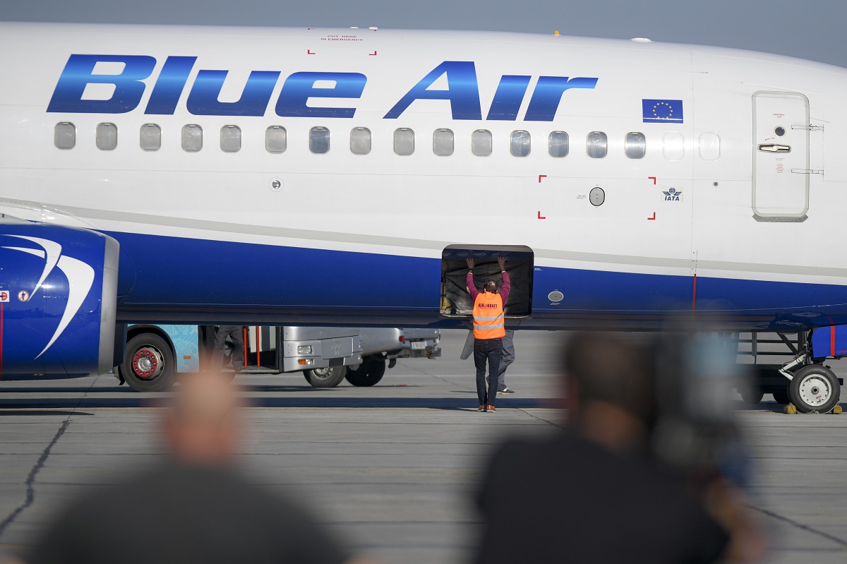 Companiile aeriene sar în ajutorul pasagerilor Blue Air