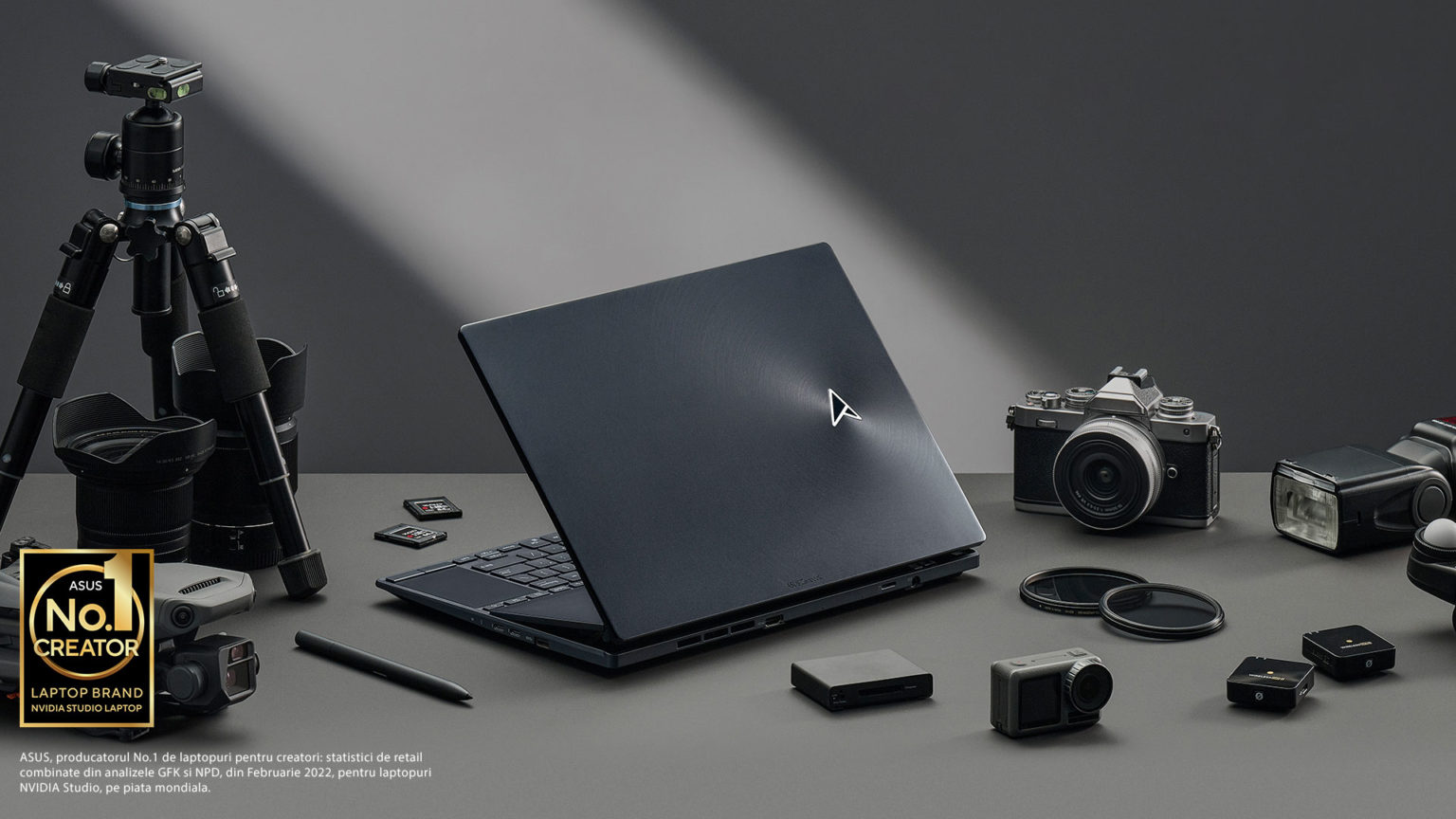 Zenbook Pro 14 Duo OLED (UX8402): imagini care nu se disting de ...