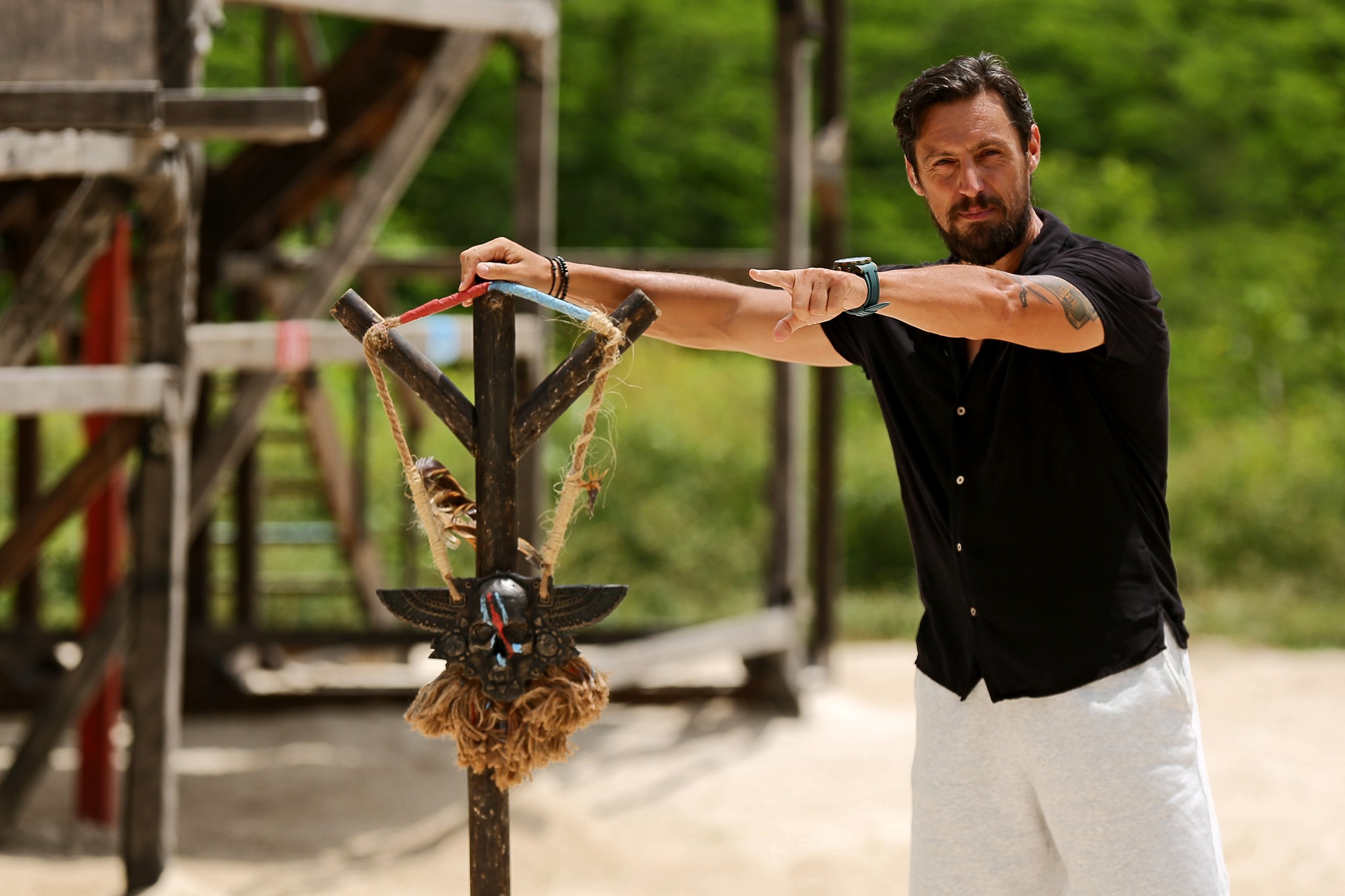 Ce îi spun oamenii lui Daniel Pavel, prezentatorul „Survivor”, când îl ...