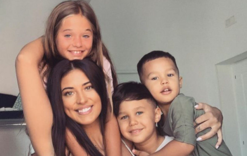 Dominic, fiul Antoniei și Alex Velea, și-a făcut unghiile cu ojă neagră ...