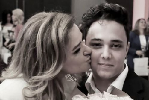 Cristina Bâtlan a născut prematur. Fiul ei cântărea doar 815 grame: „Au ...