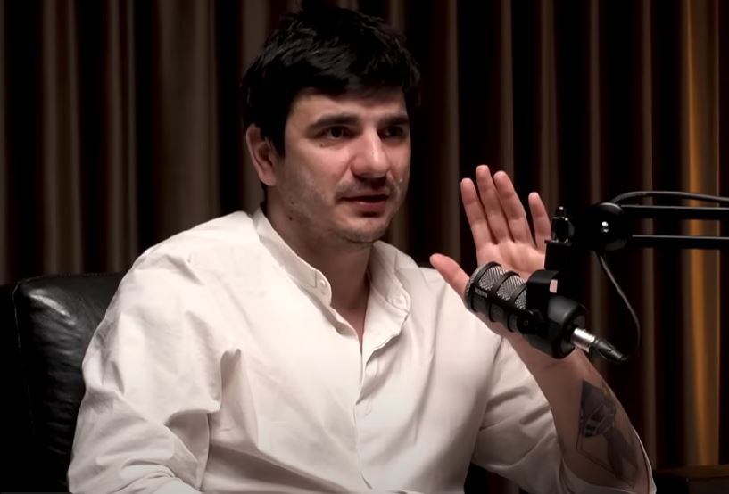 Alex Bogdan a avut datorii din cauza jocurilor de noroc. A fost ...