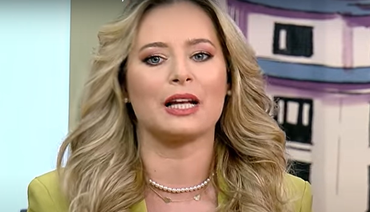 Cum arată mama și sora Laurei Cosoi