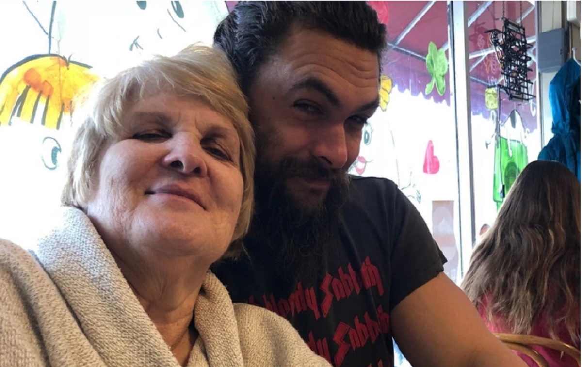 Jason Momoa, gest neașteptat pentru mama sa
