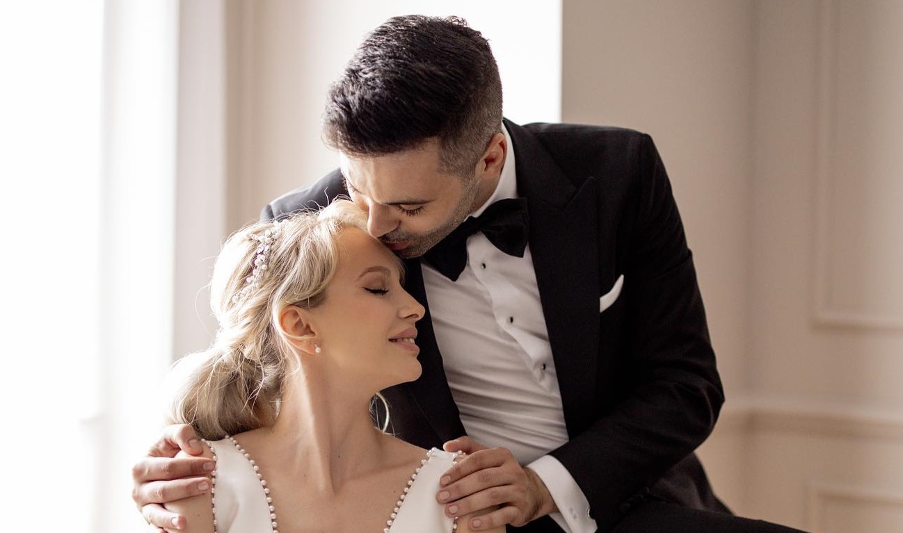 Sandra Izbașa și Răzvan Bănică s-au căsătorit religios după 3 ani de ...