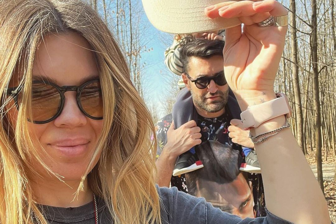 Imagini inedite cu Smiley, Gina Pistol și fiica lor Josephine în vacanță