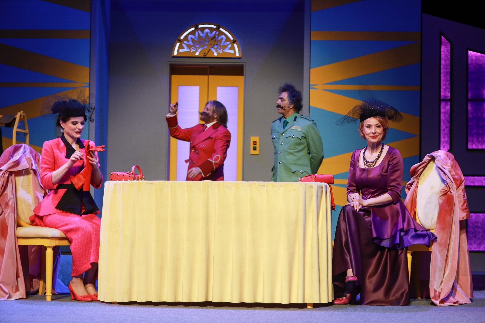 SECRETUL FAMILIEI POSKET, o comedie spumoasă pe scena mare a TNB ...