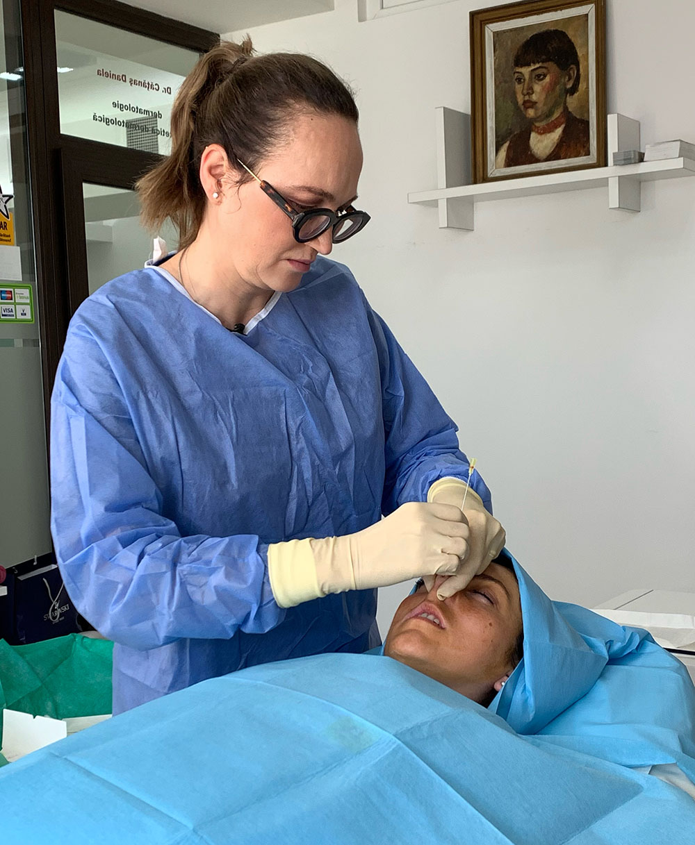 Dr. Daniela Cățănaș: Liftingul cu fire APTOS - soluție pentru întinerire