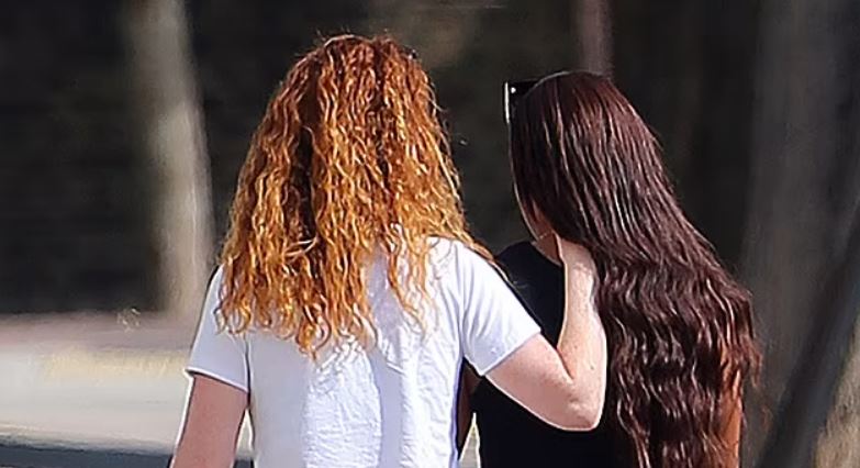 Prezentatoarea TV și-a asumat relația cu artista. Cele două au fost ...