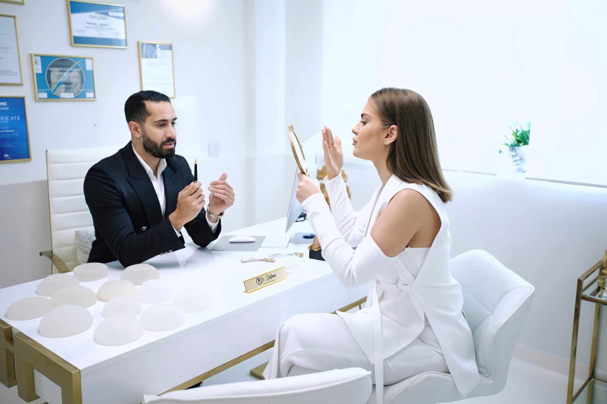 Tratamentul cu botox: secretul pentru un aspect tânăr și relaxat