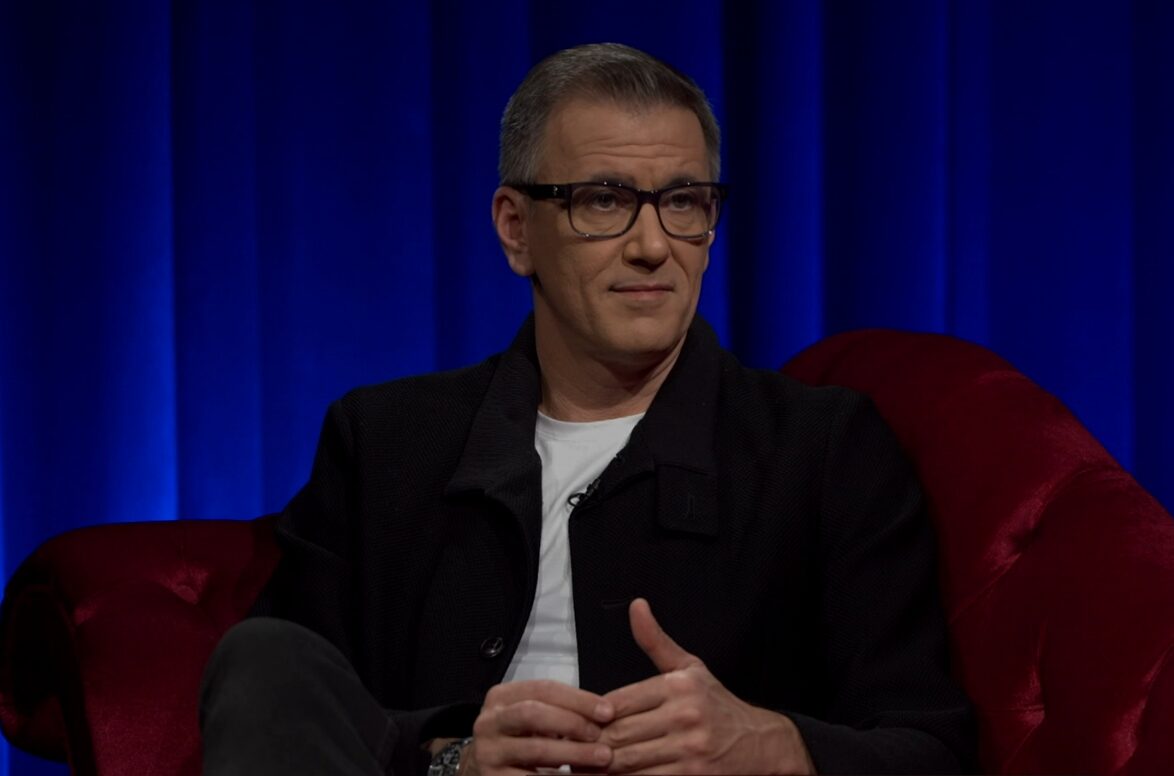 Viața neștiută a lui Cosmin Cernat, prezentatorul emisiunii „Insula de ...