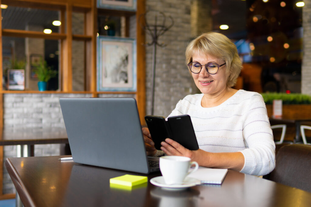 Deschiderea unui cont bancar online îți face viața mai ușoară