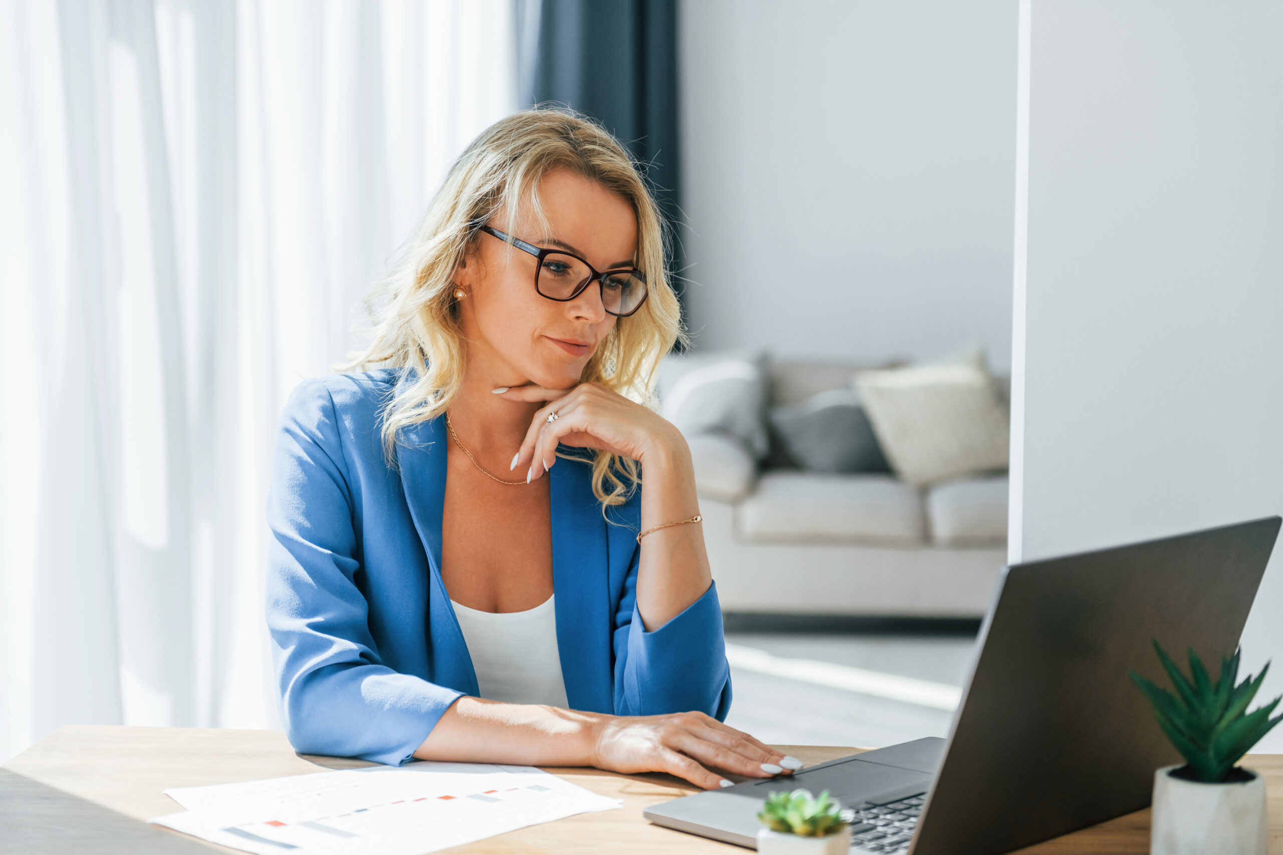 Deschiderea unui cont bancar online îți face viața mai ușoară