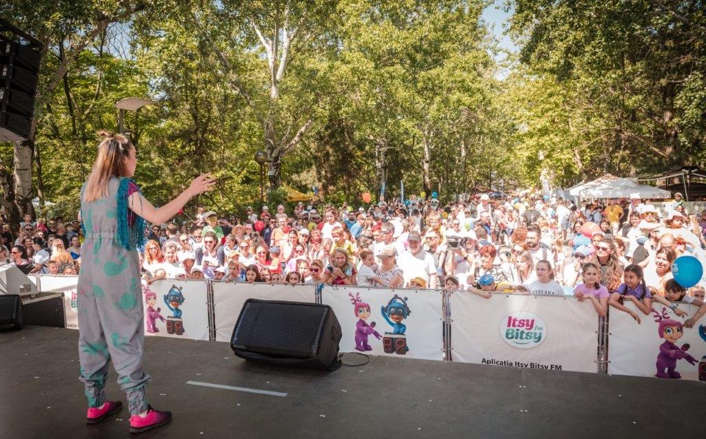Peste 135.000 de copii și părinți au sărbătorit împreună Ziua Copilului ...