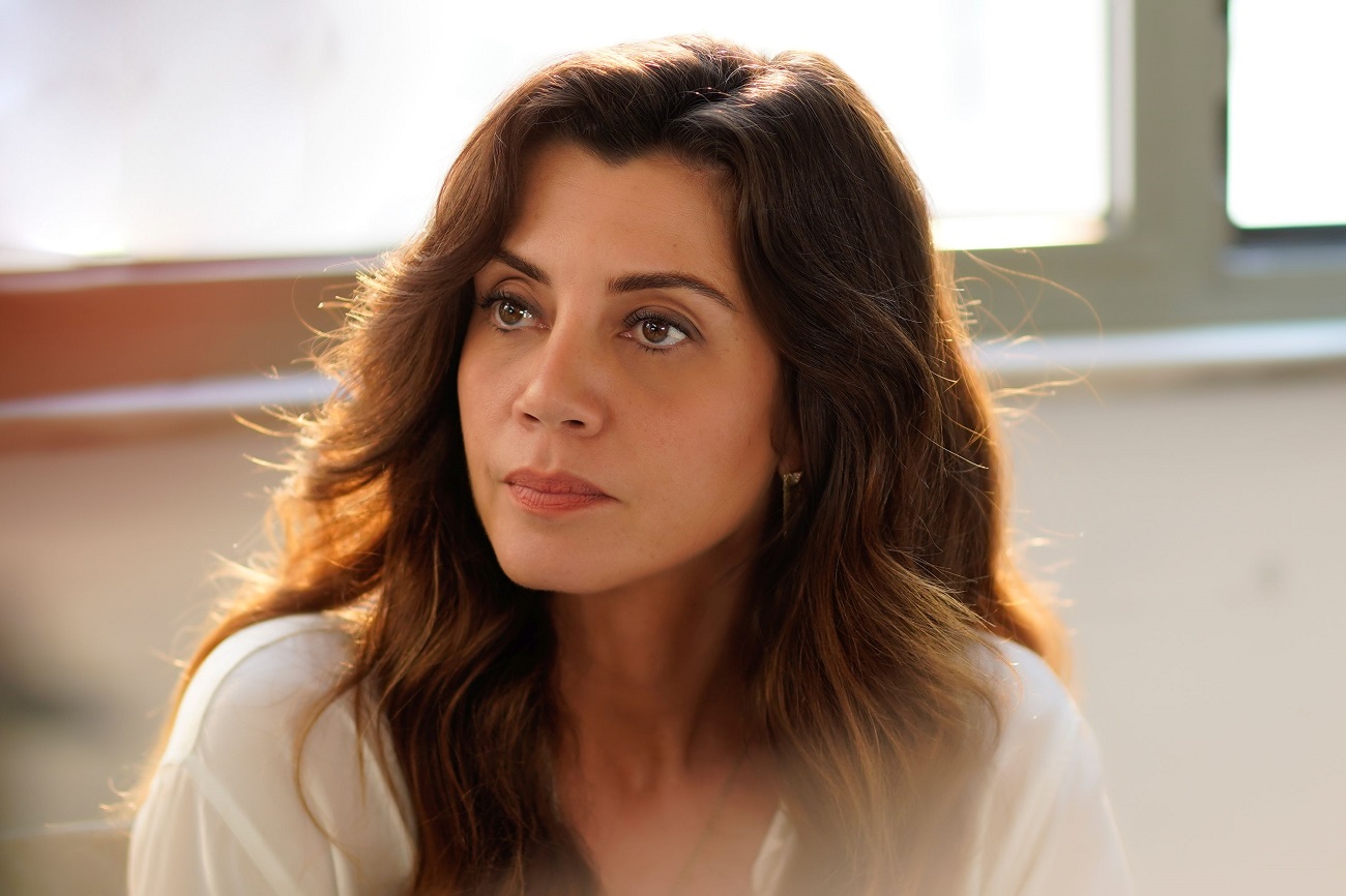 Gökçe Bahadır e protagonista serialului „Tablou de familie” de la Kanal ...