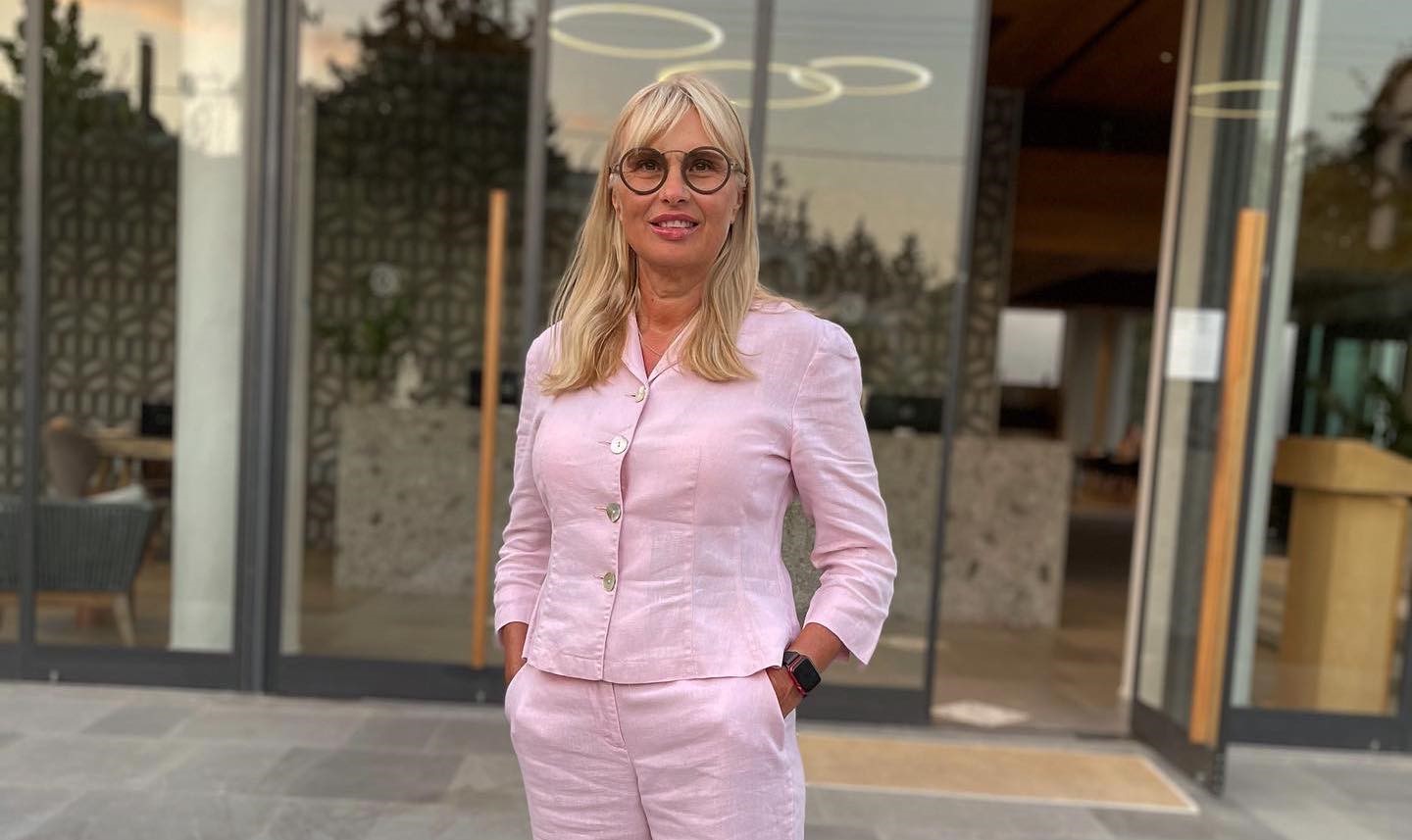 Cum arată Mariana Pfeiffer, prima soție a lui Laurențiu Reghecampf, la ...
