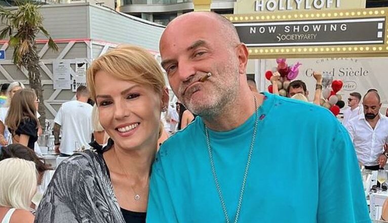 Cum arată soția lui Dan Capatos. Monica stă departe de lumina ...