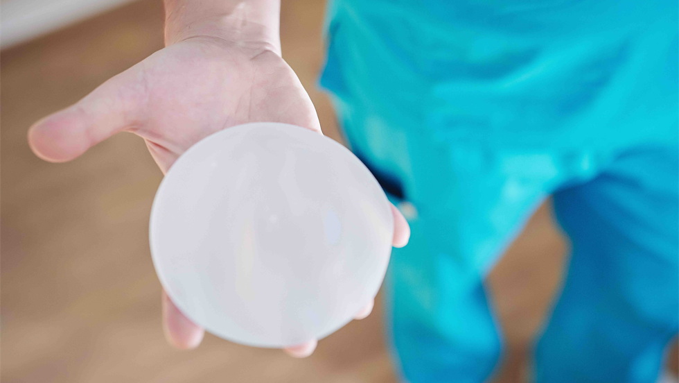 Când este necesară înlocuirea implanturilor mamare Semne și recomandări