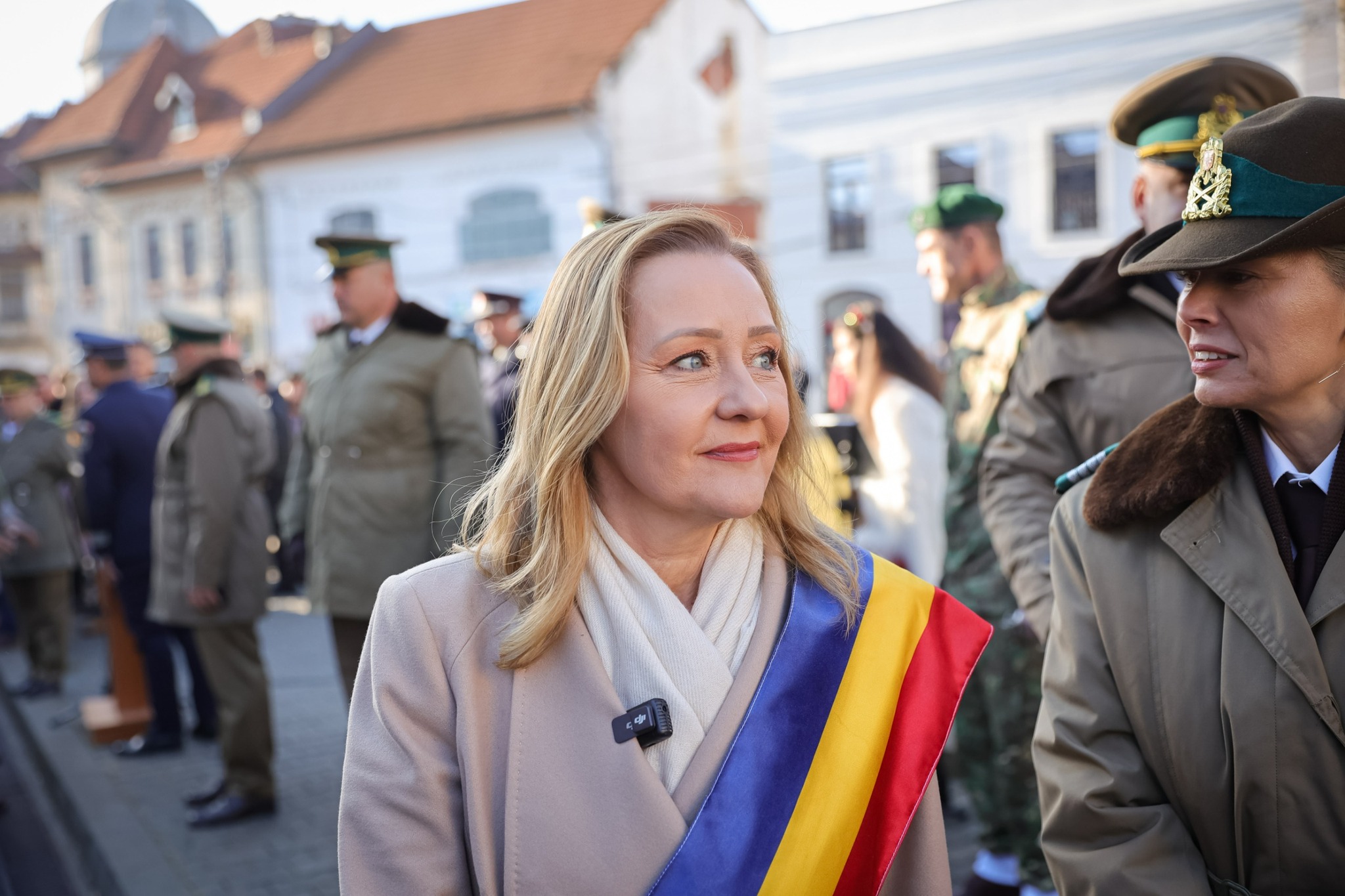 Care este povestea sacoului purtat de Elena Lasconi în campania ...