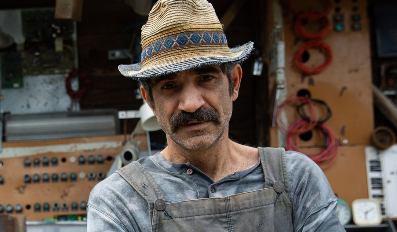 Toma Cuzin, Firicel din „Las Fierbinți”, a defilat pe podiumul de modă la Mercedes-Benz ...