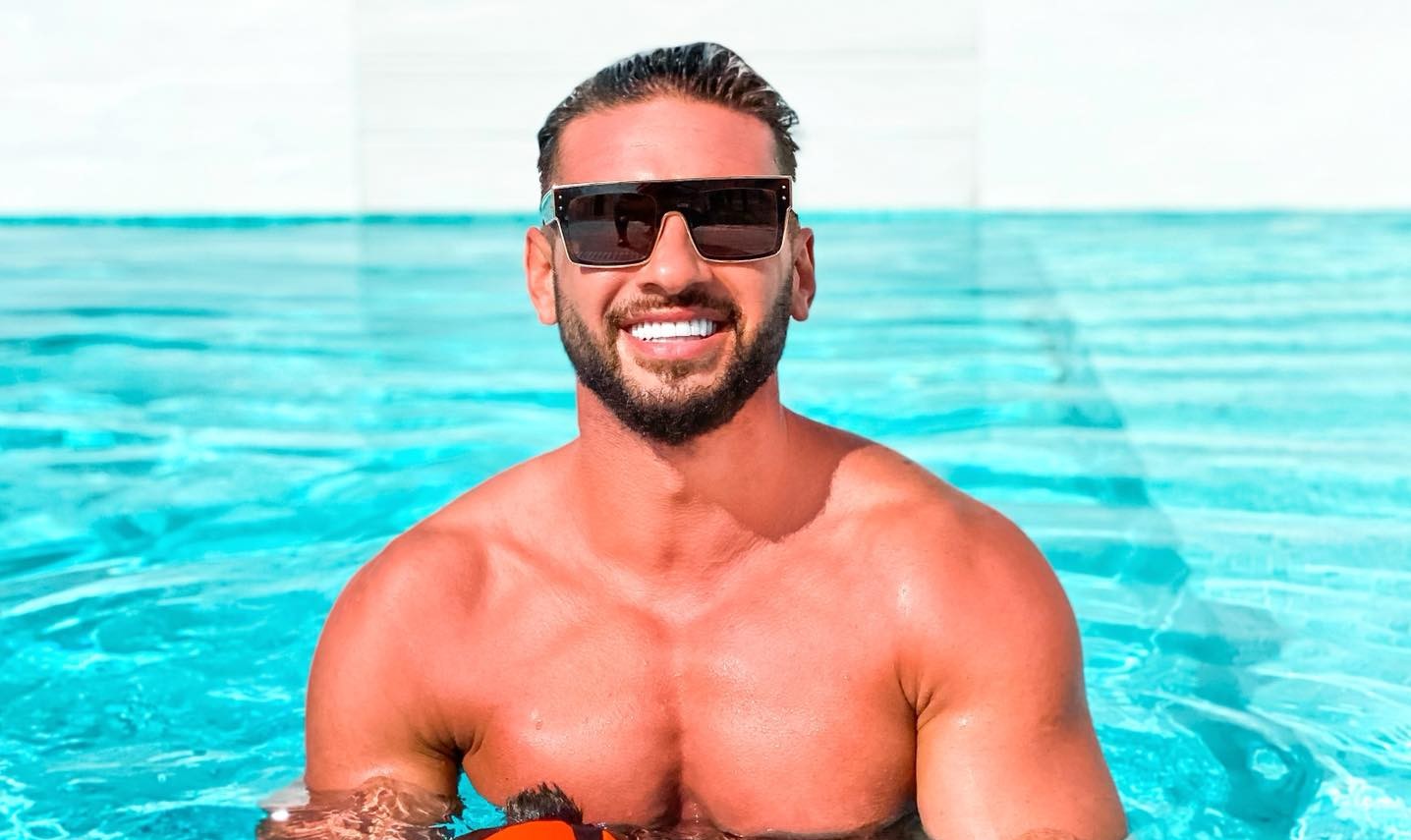 Dorian Popa și-a prezentat noua bijuterie pe patru roți. Cum arată ...