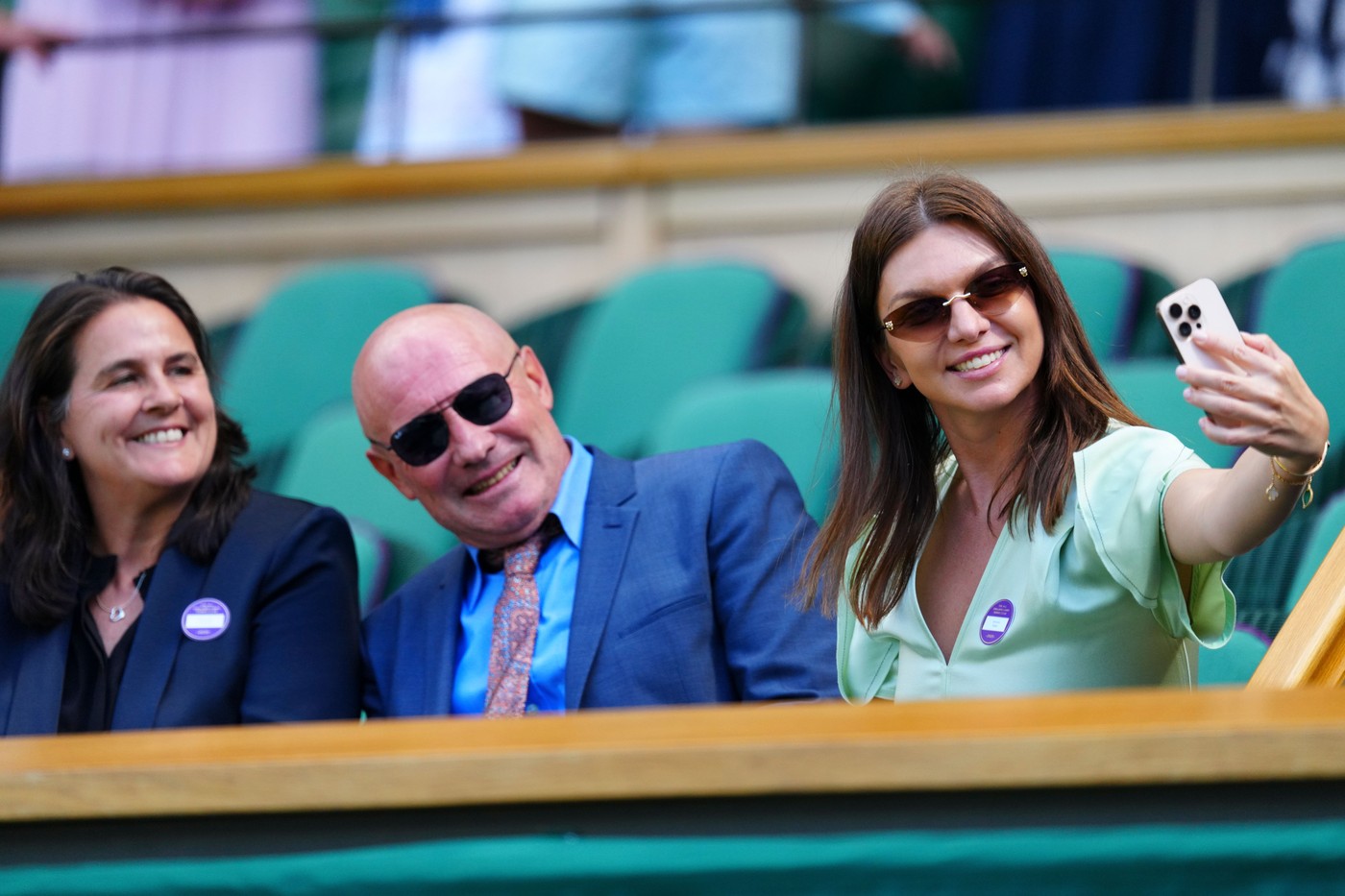 Simona Halep a făcut furori la Wimbledon cu rochia verde. Cât costă articolul vestimentar creat ...