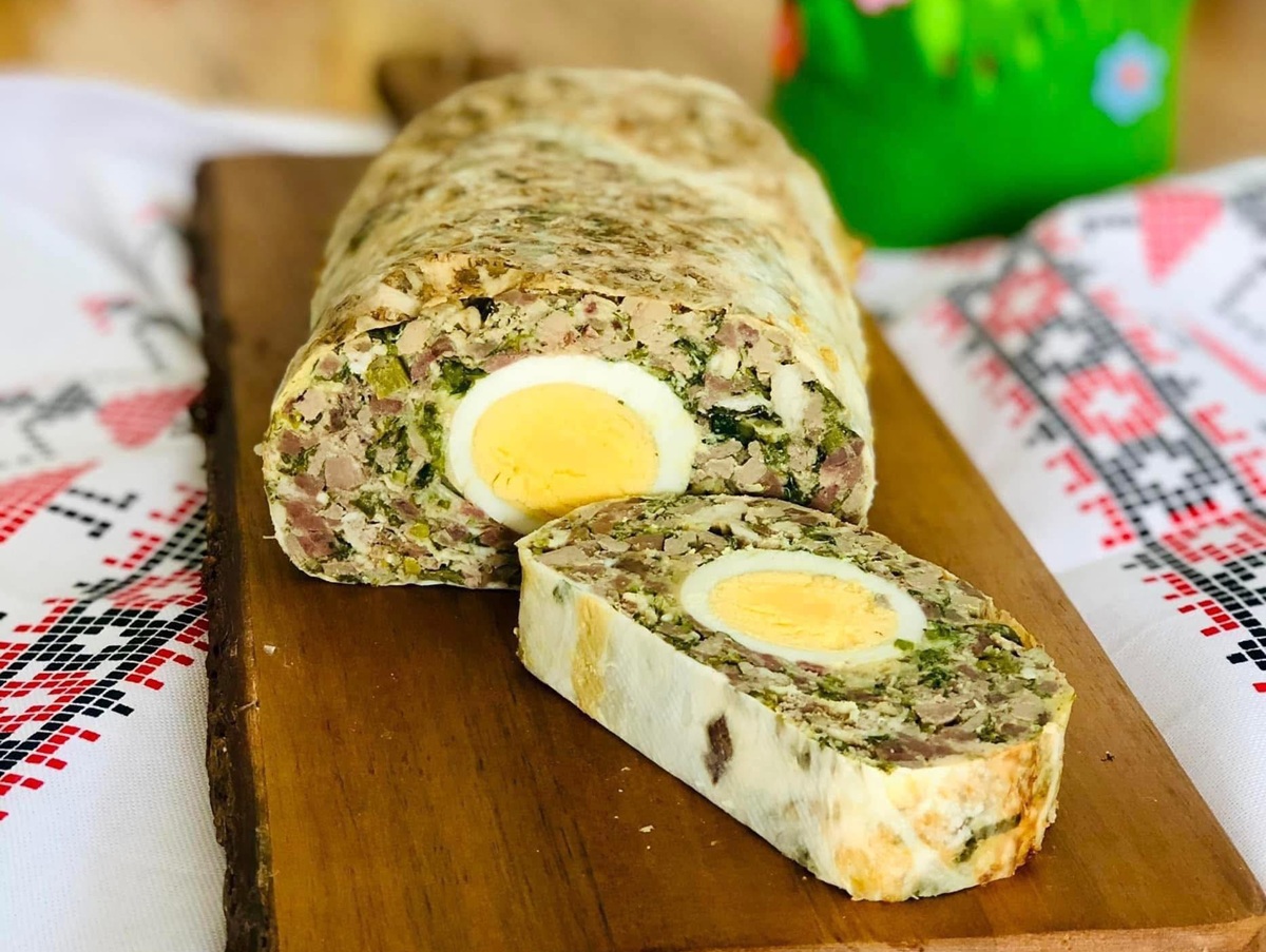 Chef Nicolaie Tomescu, un delicios drob de miel după rețeta bunicii lui ...