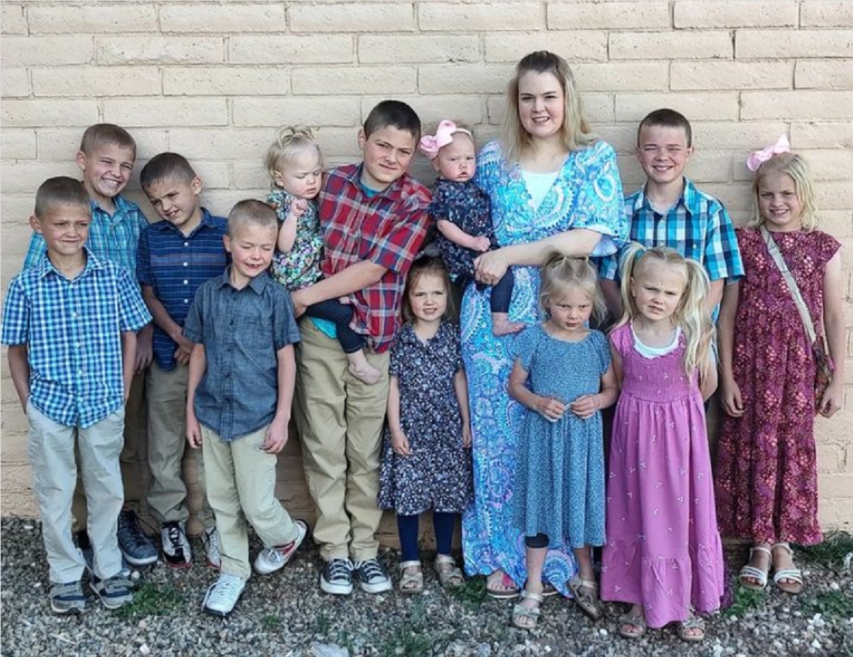 O femeie a născut 12 copii în 12 ani. Iată detalii din viața familiei ei